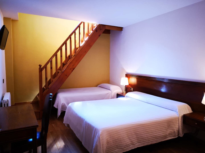 Hotel Sta. Bárbara 3* Duplex Para 4 Personas - Andorra