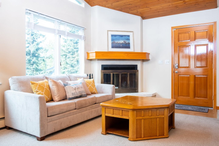 Blocks From Downtown Anchorage At Westchester - Anchorage, AK