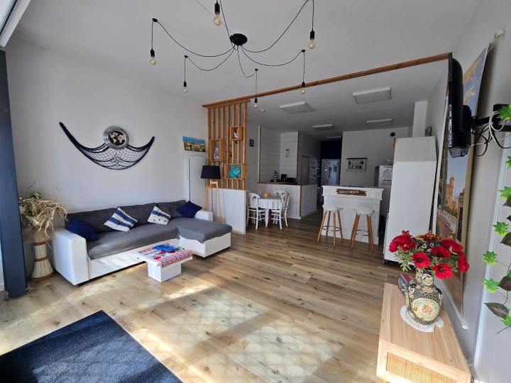 2* Furnished 2-bedroom Apartment, Center, Private Parking - Vendée