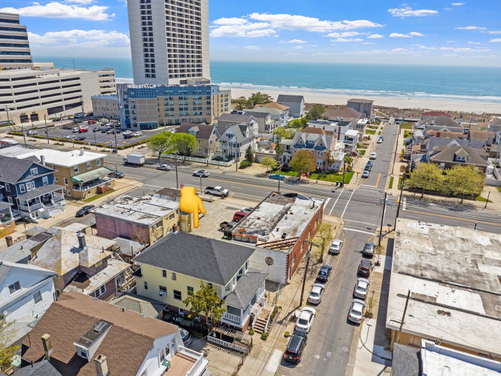 Luxury 8 Br/4.5 Ba - Just 1 Block From The Beach! - Atlantic City, NJ