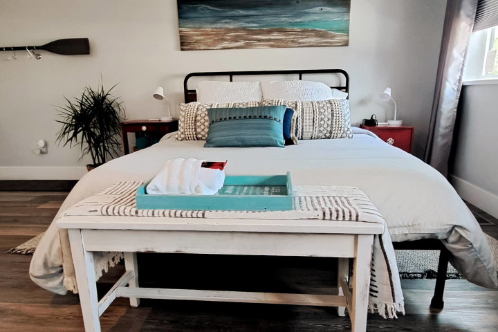 Walkable Just Beachy Studio Suite For 2 - Penticton