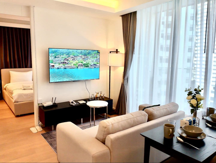 Premium Apartment & Swimming Pool & Bts Nana/asok & Mrt Sukhumvit Nearby & Max 2 People - Bangkok