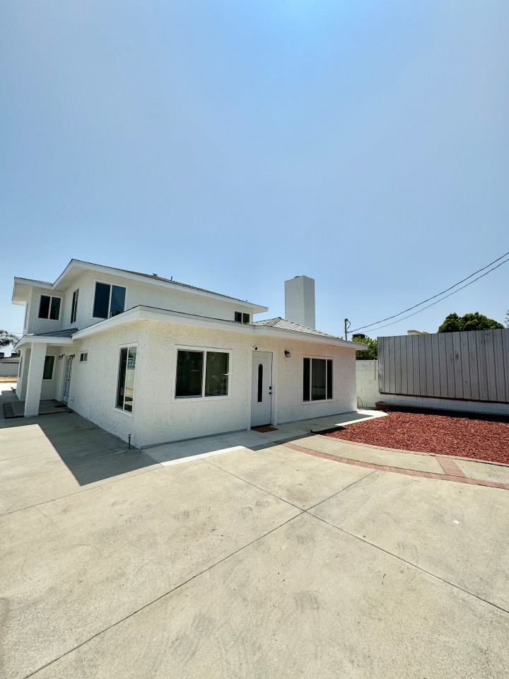 Sun Valley Large Two-story House Huge Backyard - Los Angeles
