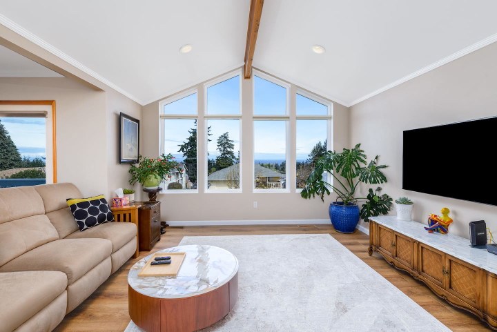 Scenic View House & Game Room - Near Olympic Np - Port Angeles, Washington