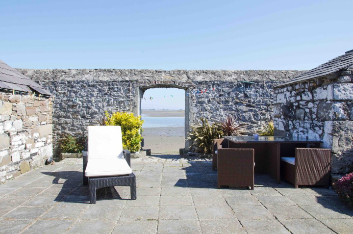 Cottage ,, - Dublin