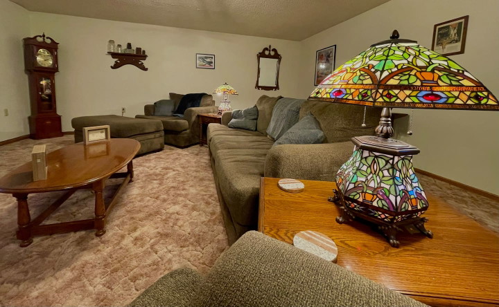 Vintage Themed 2 Bedroom, Kitchenette, Living Room - Fort Collins, CO