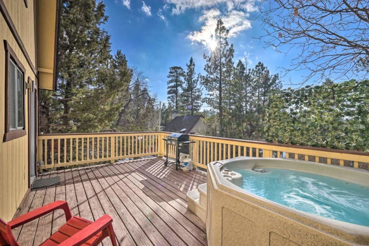 Sup Clean Mid-century, Hot Tub Lake, Hike, Chill! - Big Bear Lake, CA