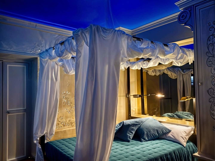 Rocchetta's Jacuzzi & Arts - Tivoli