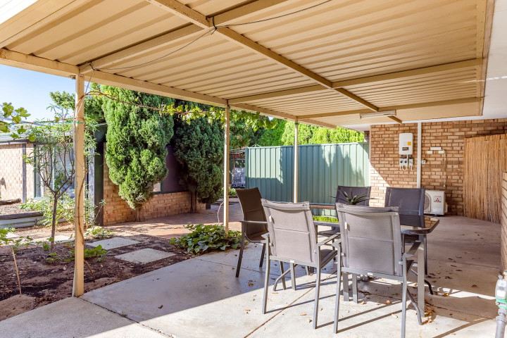 Cosy Corner Retreat | Swan Bnb Management - Perth