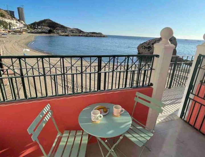 Luxury Catalan Bay Beach House - Sea + Rock Views - Gibraltar