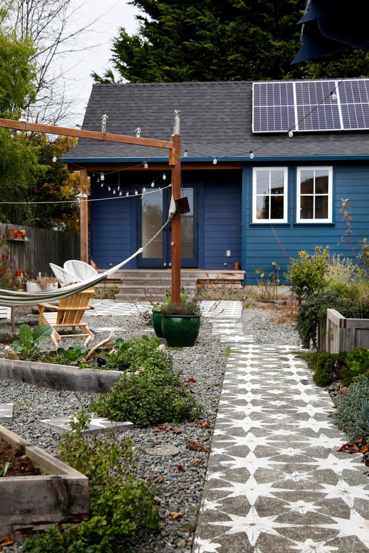 The Blue Bungalow - Walk, Ride, Chill. - Arcata, CA
