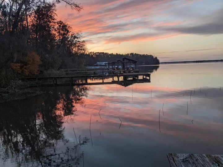 Log Cabin On The Lake - Florida