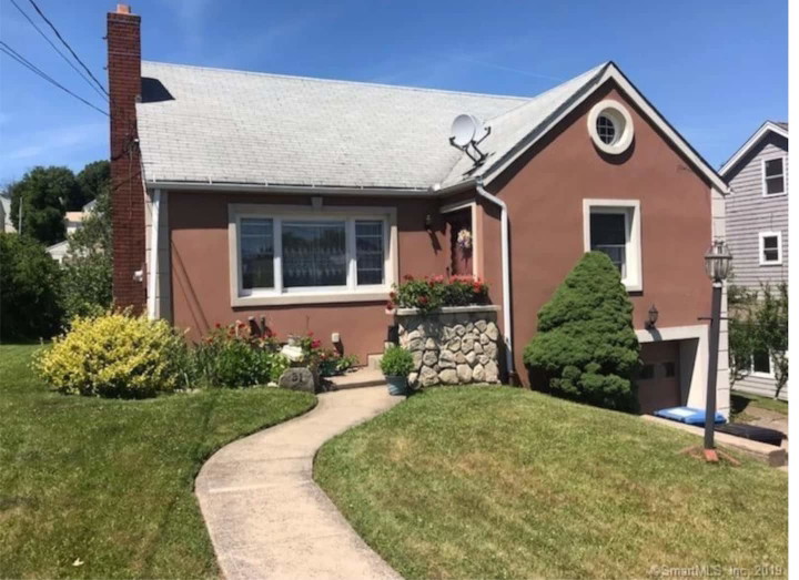 Sunflower Suite: New Britain Home With A Soul! - Farmington, CT