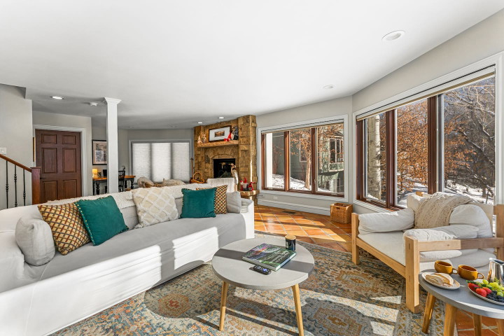 Private Riverfront Home With New Hot-tub, Fireplace. Private Fly-fishing Rights - Edwards, CO