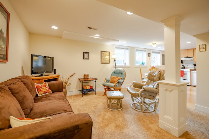 Cozy, Yet Spacious Division 1br Apt - Portland