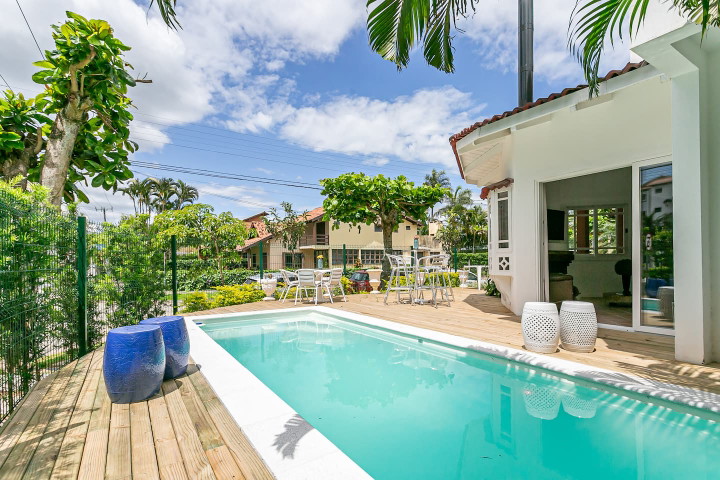 Jurerê 350m From The Sea, Hot Pool, 7 Suites, 20 Guests - Florianópolis