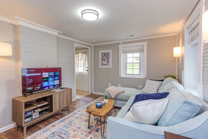 Chic & Cozy - Apartment Near Downtown Raleigh - Raleigh, NC