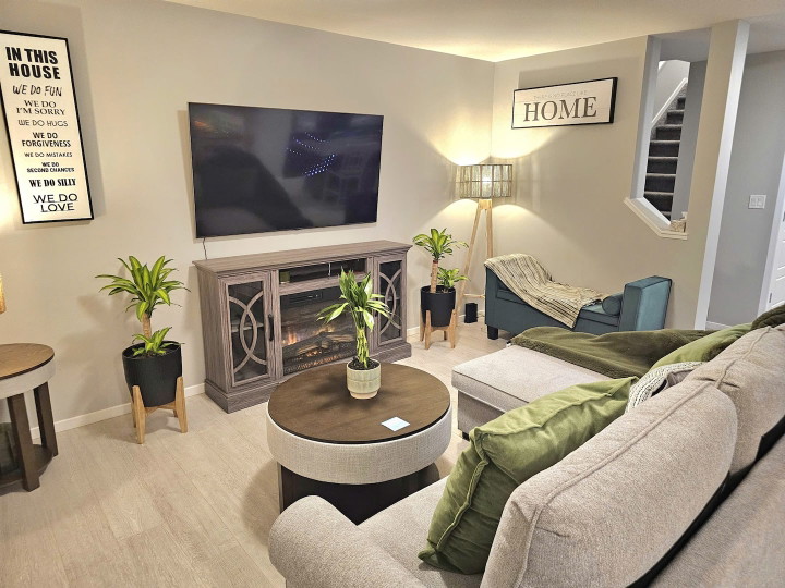 Luxury Living| High End Furnished Entire Home - Regina