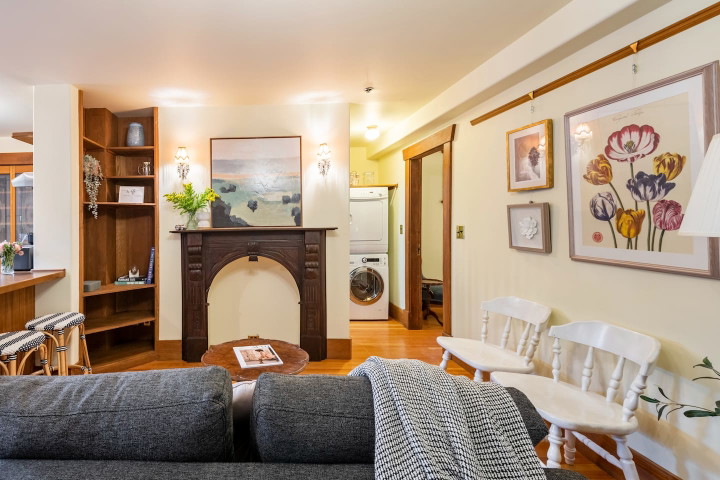 Beautiful Garden Retreat In Kitsilano - Vancouver