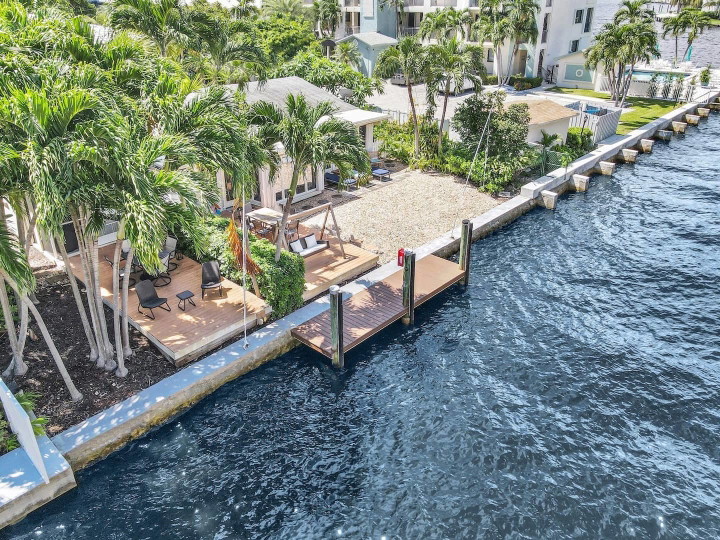 Waterfront, Walk To Beach! On Canal! 2b/2b - Deerfield Beach, FL