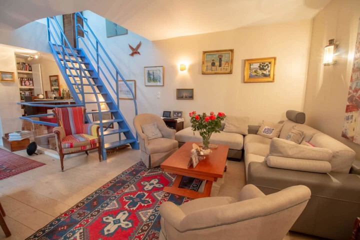 Private House And Garden In Paris - Paris