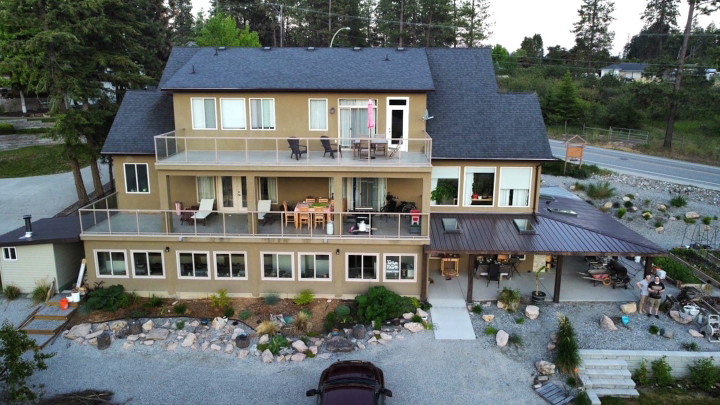 3 Floor House With Ceramic Studio - Lake Country
