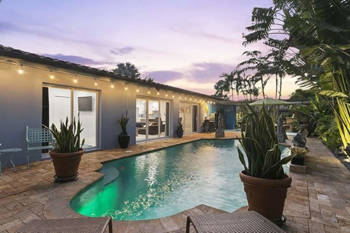 Huge Home Tropical Heated Pool Mile To Beach - Pompano Beach, FL