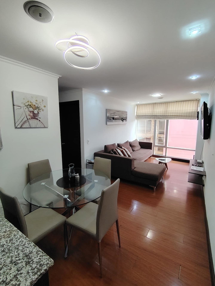 Family Apartment 1204. Republic Of El Salvador - Quito