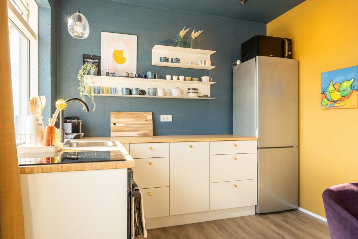 Cozy & Colourful Apartment - Iceland