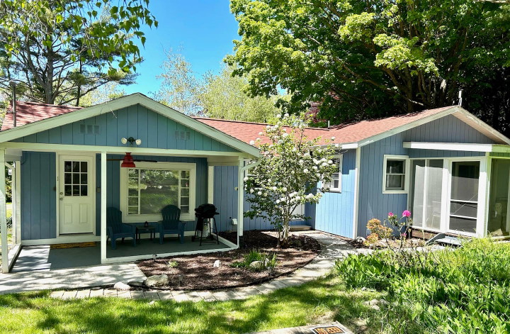 Freshwater Cottage - Pentwater, MI