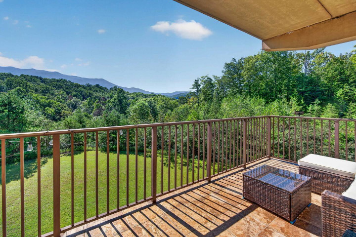 Gatlinburg Condo: Stunning View, Sauna, Free - Gatlinburg, TN