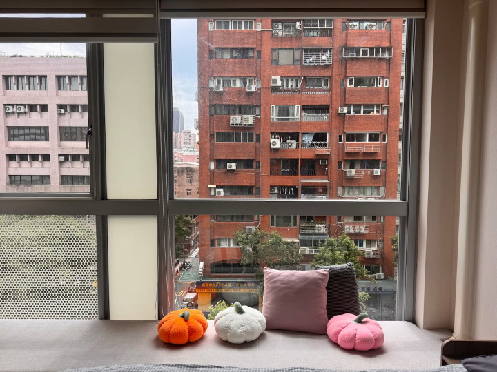 Comfortable Small House With Swimming Pool In Guangfu South Road, Xinyi District, Near Tonghua Night Market - Taipei