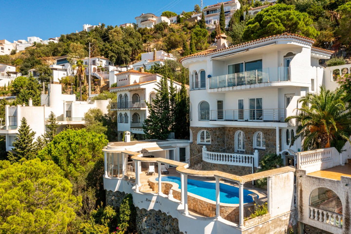 Luxury Villa W/ Panoramic Sea Views - Roses