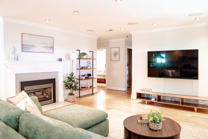 Luxo Stays | Sunlit Home W/ Bay Views & Fast Wifi - San Mateo, CA