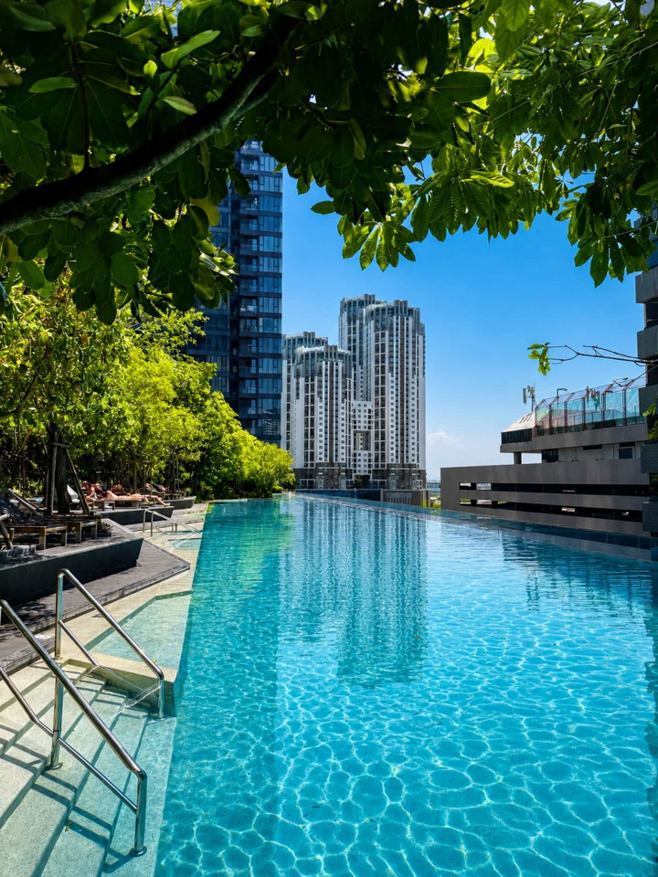 Luxury 2br At Rama 9 | 52f Skyline View - Bangkok