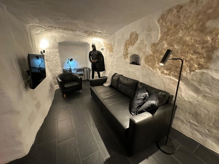 The Batcave Spain: Casa Cueva En Ontígola - Aranjuez