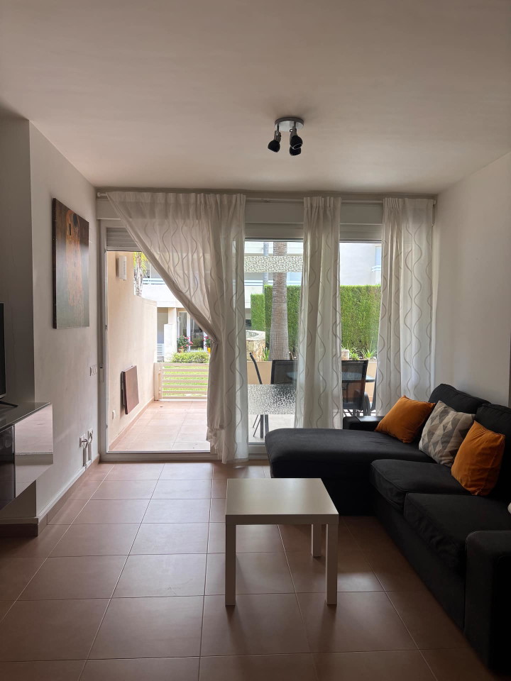 Apartamento Tranquilo Con Piscina. - Pego