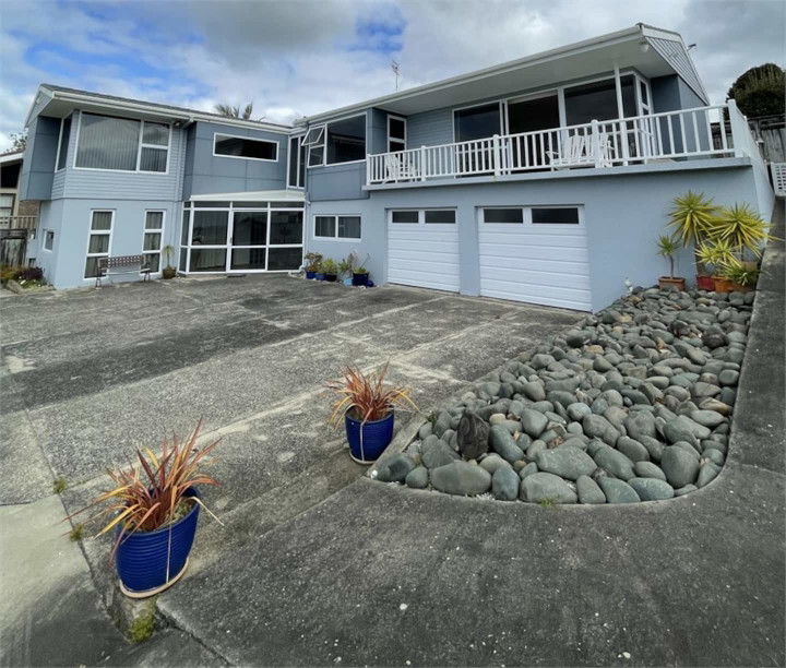 Beach Retreat - Waihi Beach