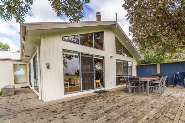 Moovue Stay 3 Pay 2 Winter Special - Sandy Point, Australia