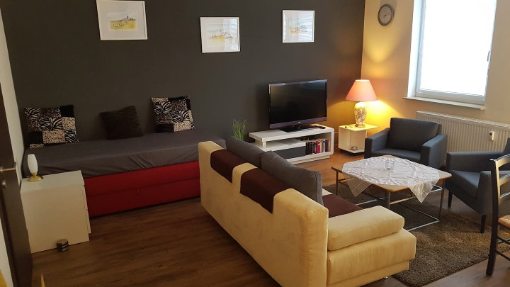 Spacious City Apartment, 70 Square Meters, First Floor - Germany