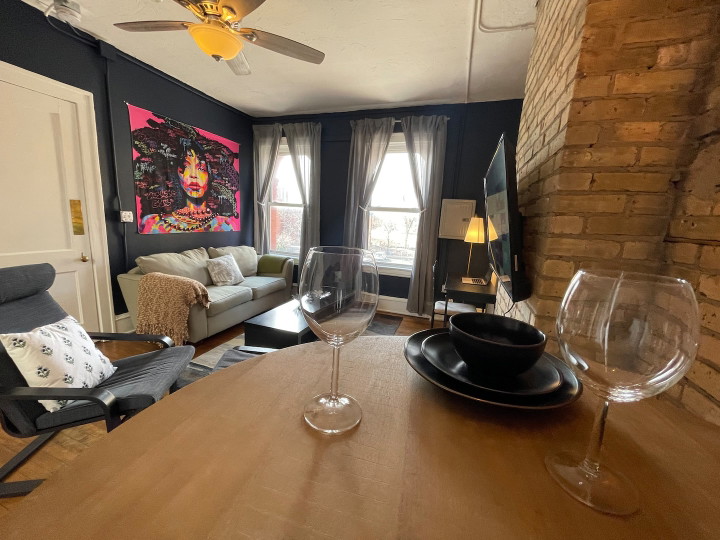 Downtown Icon! Mn Artists Inspired Apt - Minneapolis, MN