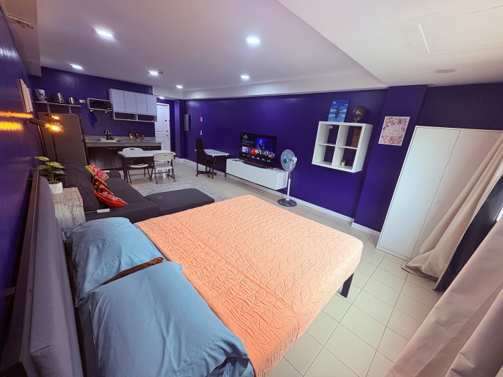 Modern Purple Studio - Disney+, Hbo & Fast Wifi - Subic