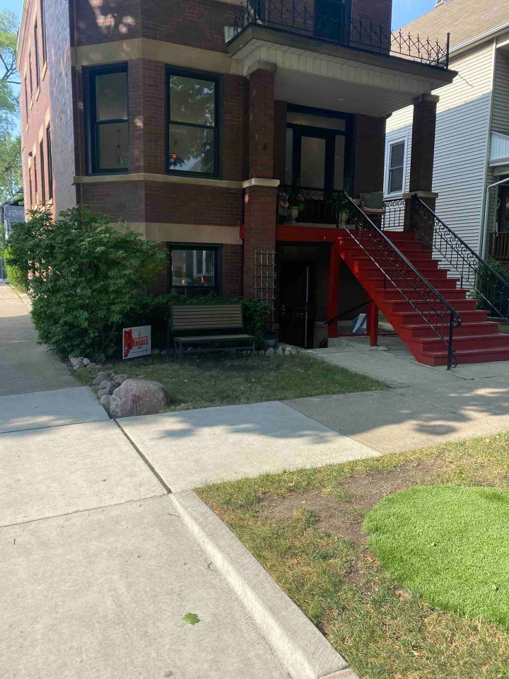 Cozy And Clean Apartment In North Center -