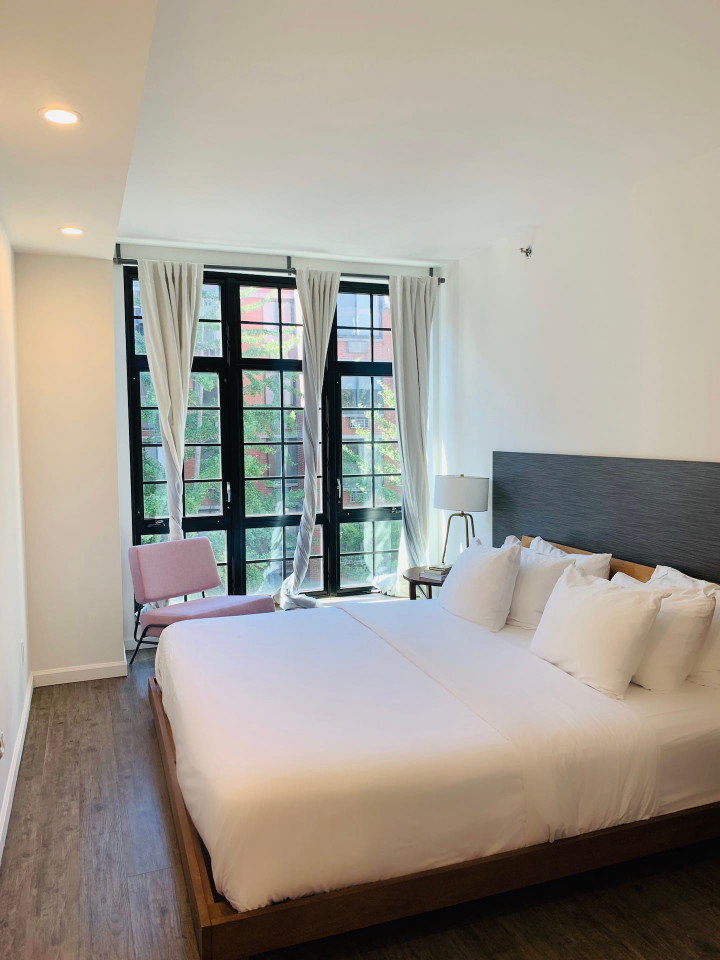 138 Bowery-king Suite W. Living Room Space - New York City
