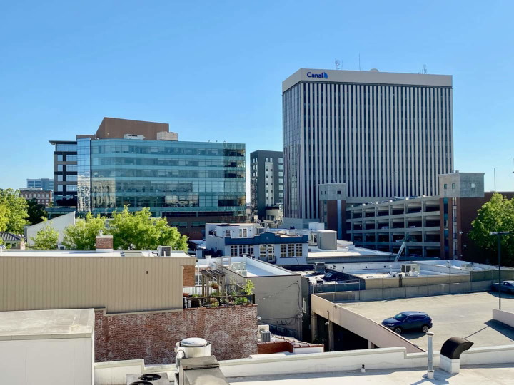 2 Bdrm Condo On Main Street Newly Renovated & Chic - Greenville, SC