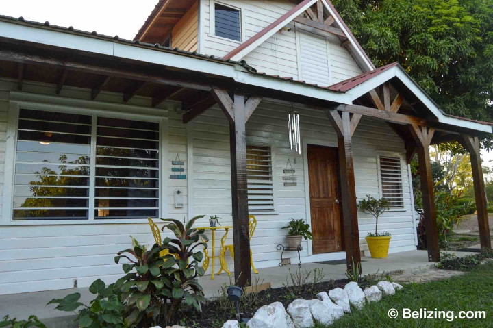 Private 2br Riverside Cabin #1 - Belize