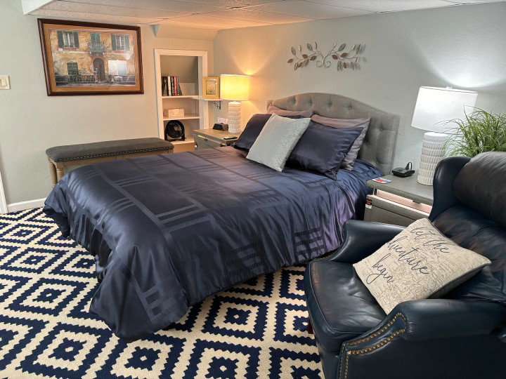 Creekside Private Lower Level Apartment - Media, PA
