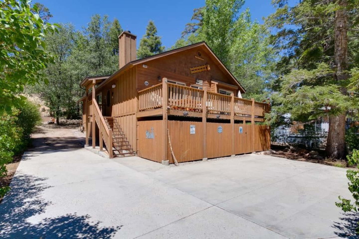 Log Cabin By Village · Spa · Sledding Next Door - Big Bear Lake, CA