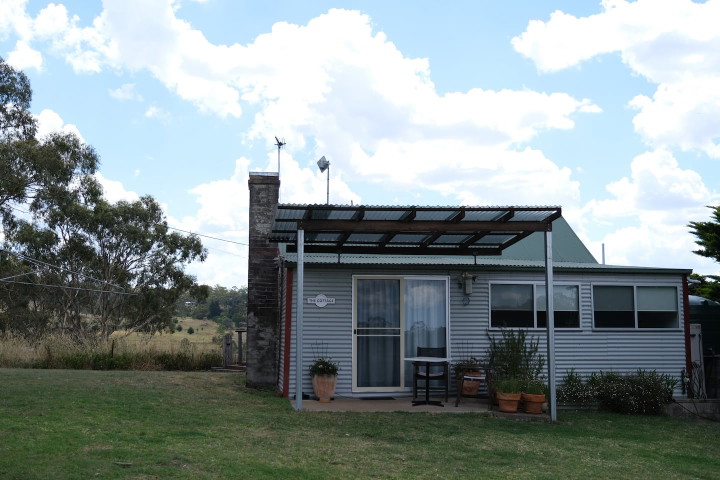 Twodogfolly, Cottage - Armidale