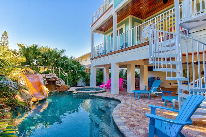 Elevator - Summer Retreat By Seabreeze Vacation - Holmes Beach, FL